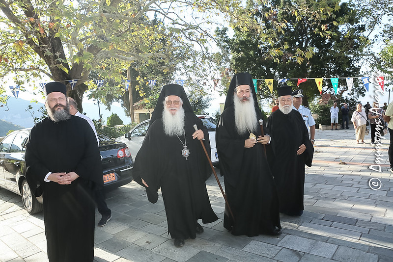 Ο Σεβασμιώτατος Ποιμενάρχης μας στην Ιερά Μονή Γενεσίου της Θεοτόκου ...